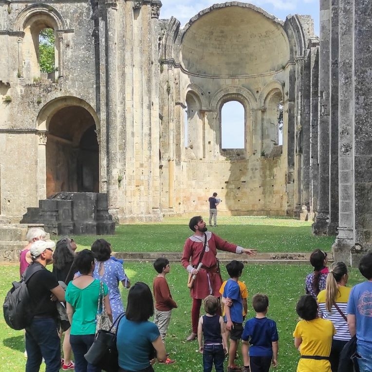A chivalrous visit! | Abbey of La Sauve-Majeure